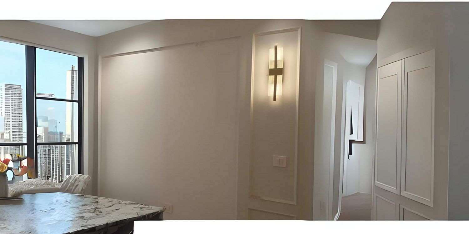 Black Spotlight-Style Vertical Wall Light – SPARC LIGHTS